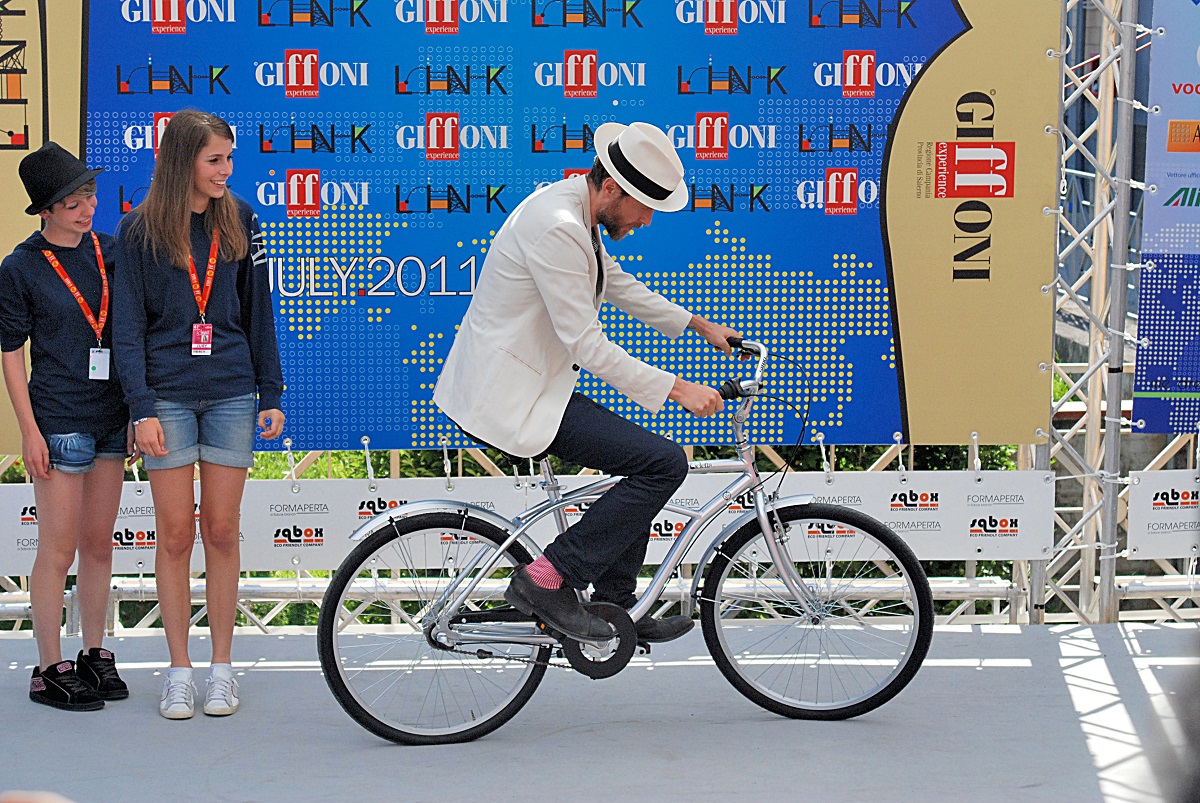 Jovanotti, concerto solo per ciclisti | BikeChannel