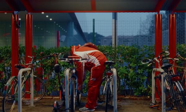 Scuderia Ferrari, il primo "canto" della SF-24 e il bike to work ...